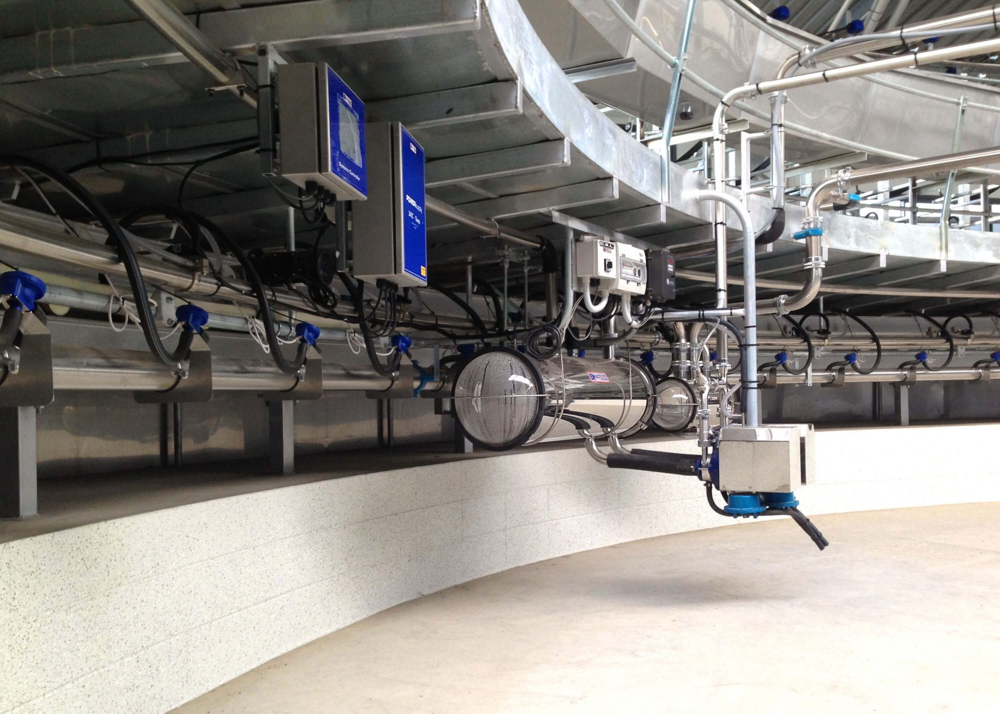Rotary milking system - Read Industrial - Servicing New Zealand's dairy ...